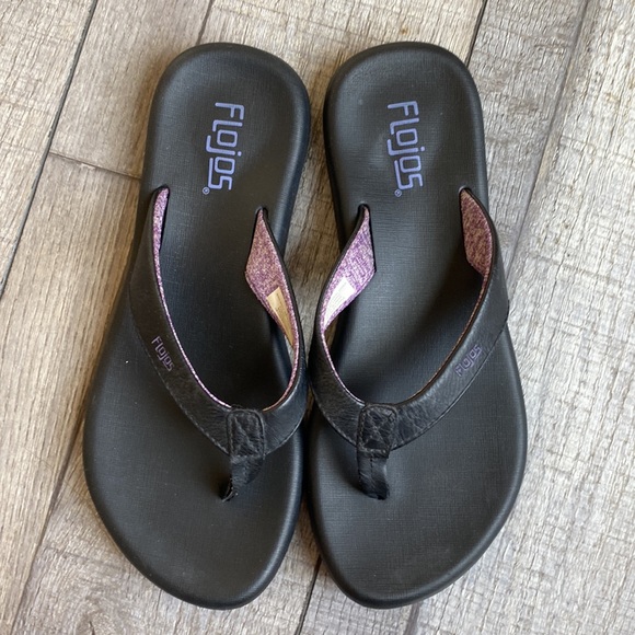Flojos | Shoes | Flojos Josies Flip Flops 7 | Poshmark